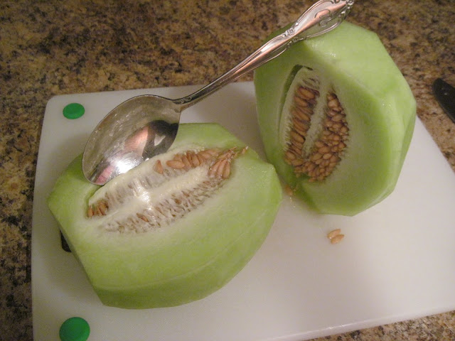 The Diapering Gourmet: How to Cut a Melon