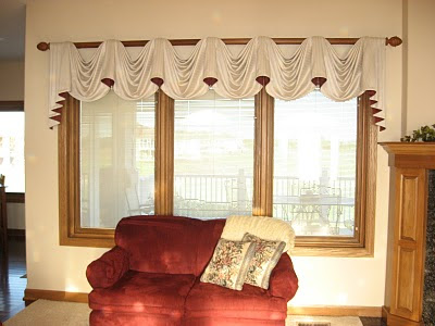 Window Fashions: Empire Pole Swag