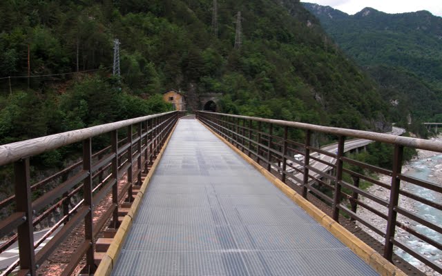 Montagne luminose: La vecchia ferrovia Pontebbana - Ciclovia Alpe Adria