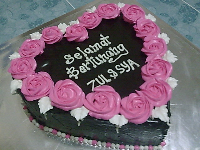 Set Kek dan Cupcake untuk Hantaran Bertunang