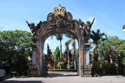 Bali Best Tropical Destination: Celuk Village a Heaven of Silver Market