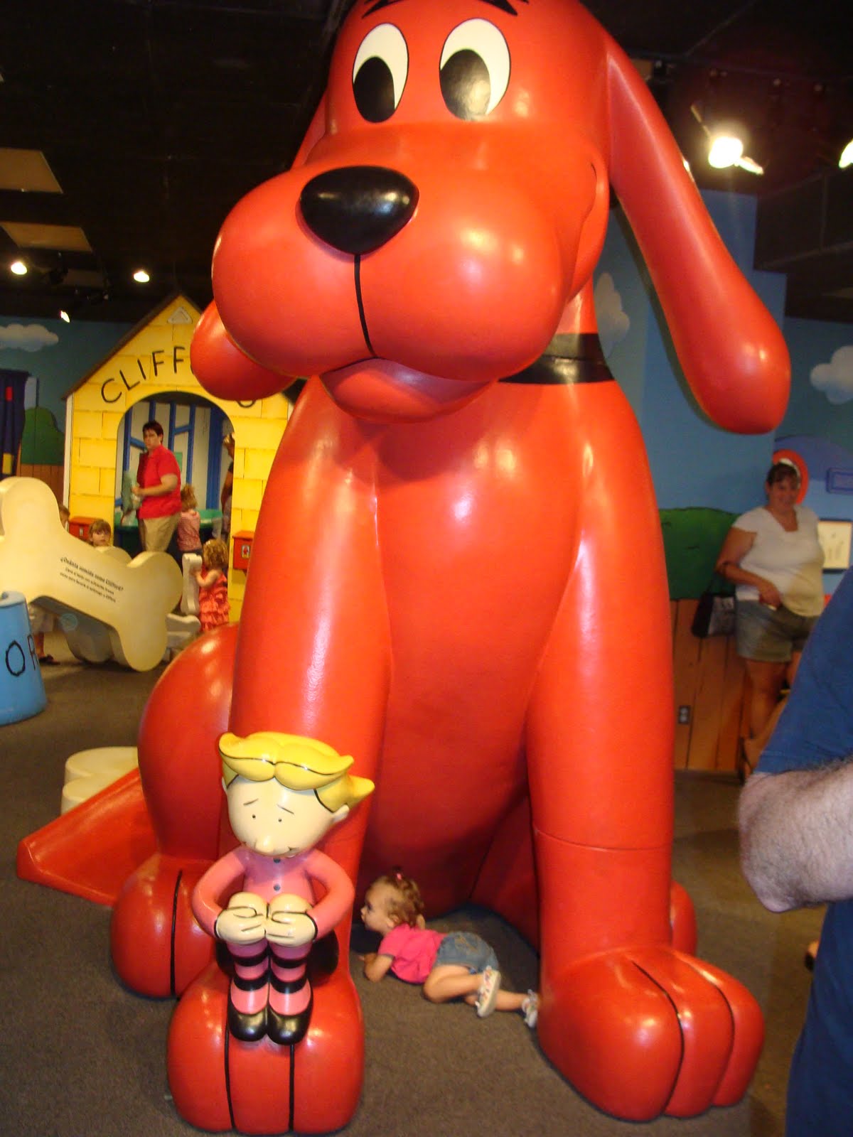 Benton Family: July 31st (Sprinkler/B-day Party/Clifford Exhibit)