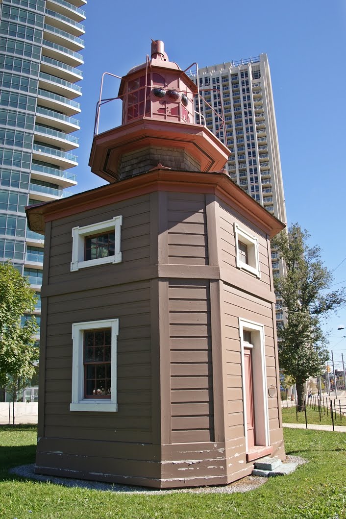 Neal's Lighthouse Blog: Queen's Wharf Lighthouse, Toronto, Ontario