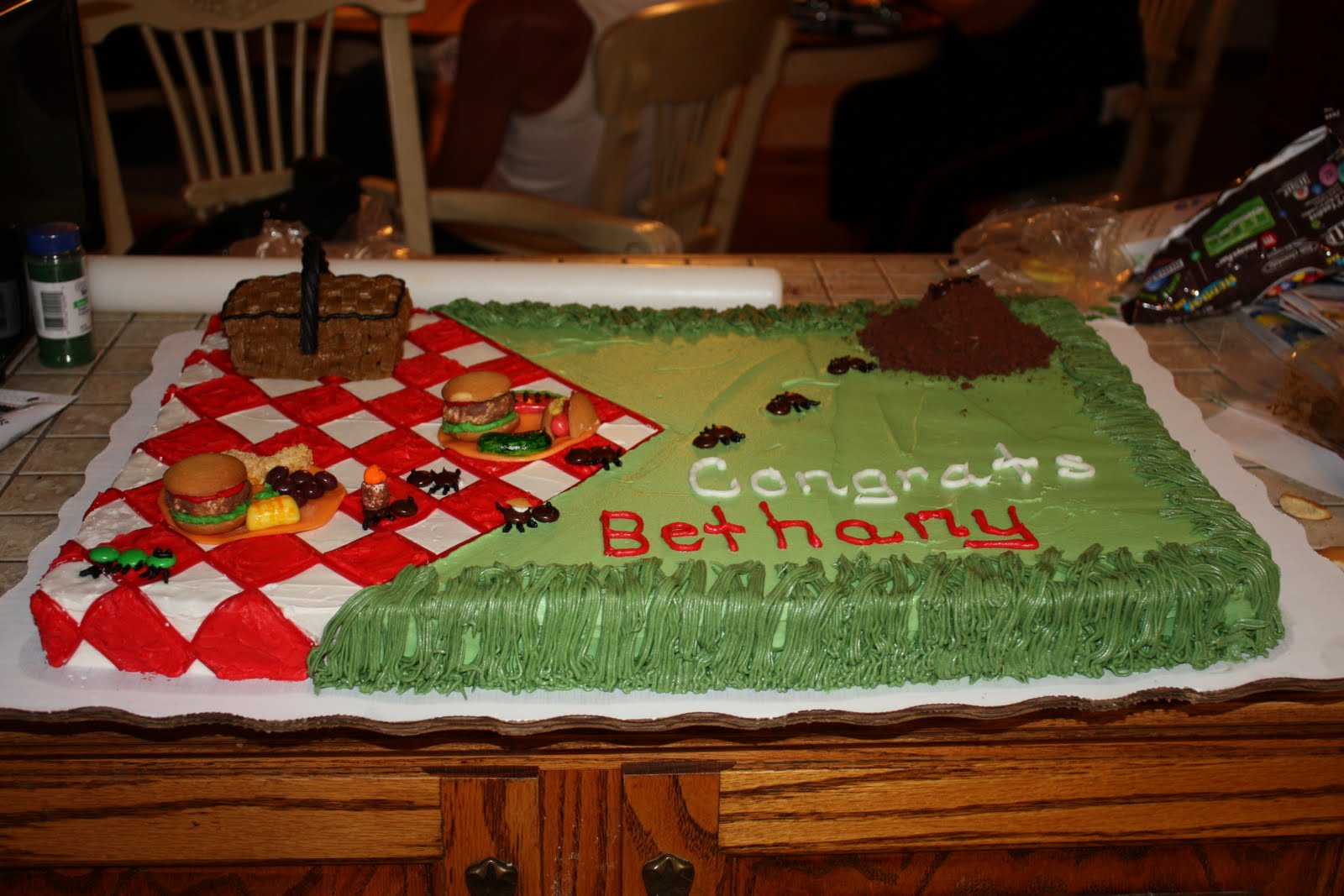 Have Your Cake & Eat It TOO!!: Picnic Basket/Blanket Cake