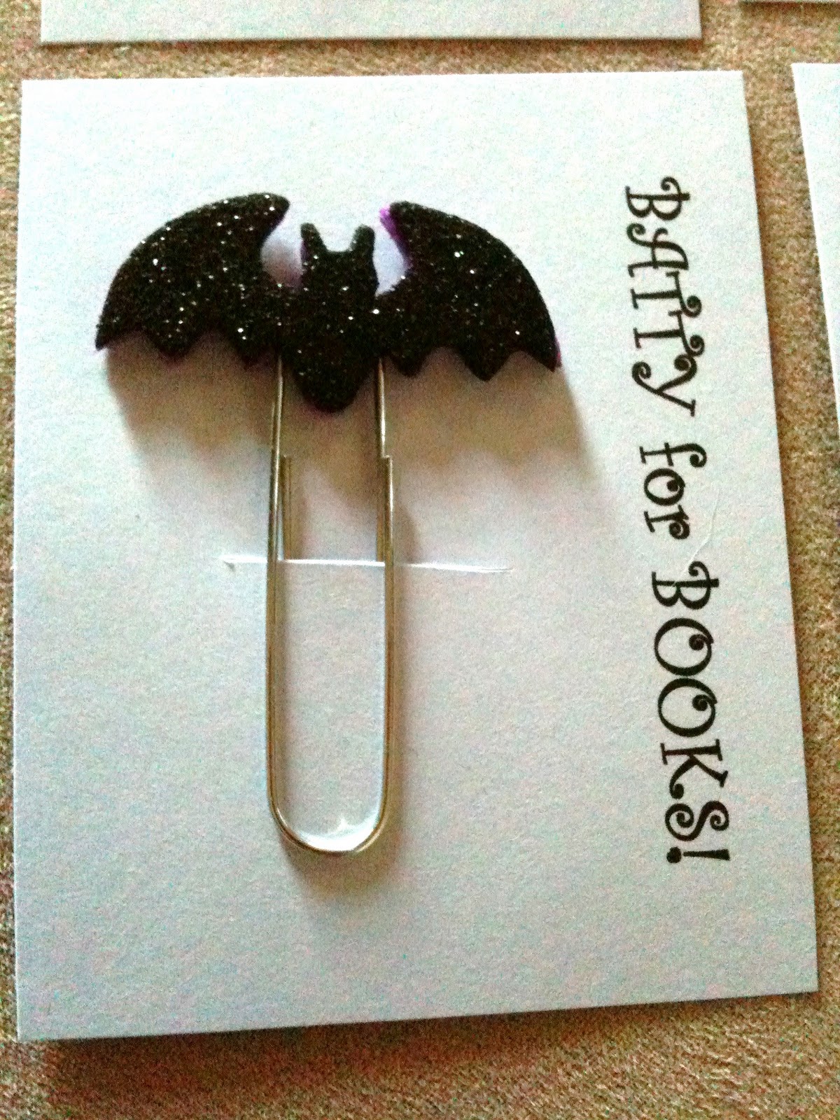 Barefoot Sewing & Crafting: Paper Clip Bookmarks!