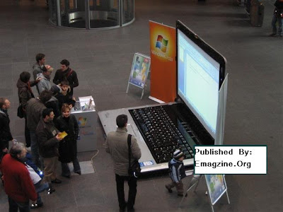 Technology Magazine: The Bigest LapTop in the World