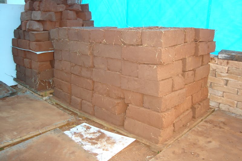 Casa do Igapó - Oficina de Bioconstrução: Mutirão / Oficina de tijolo ...