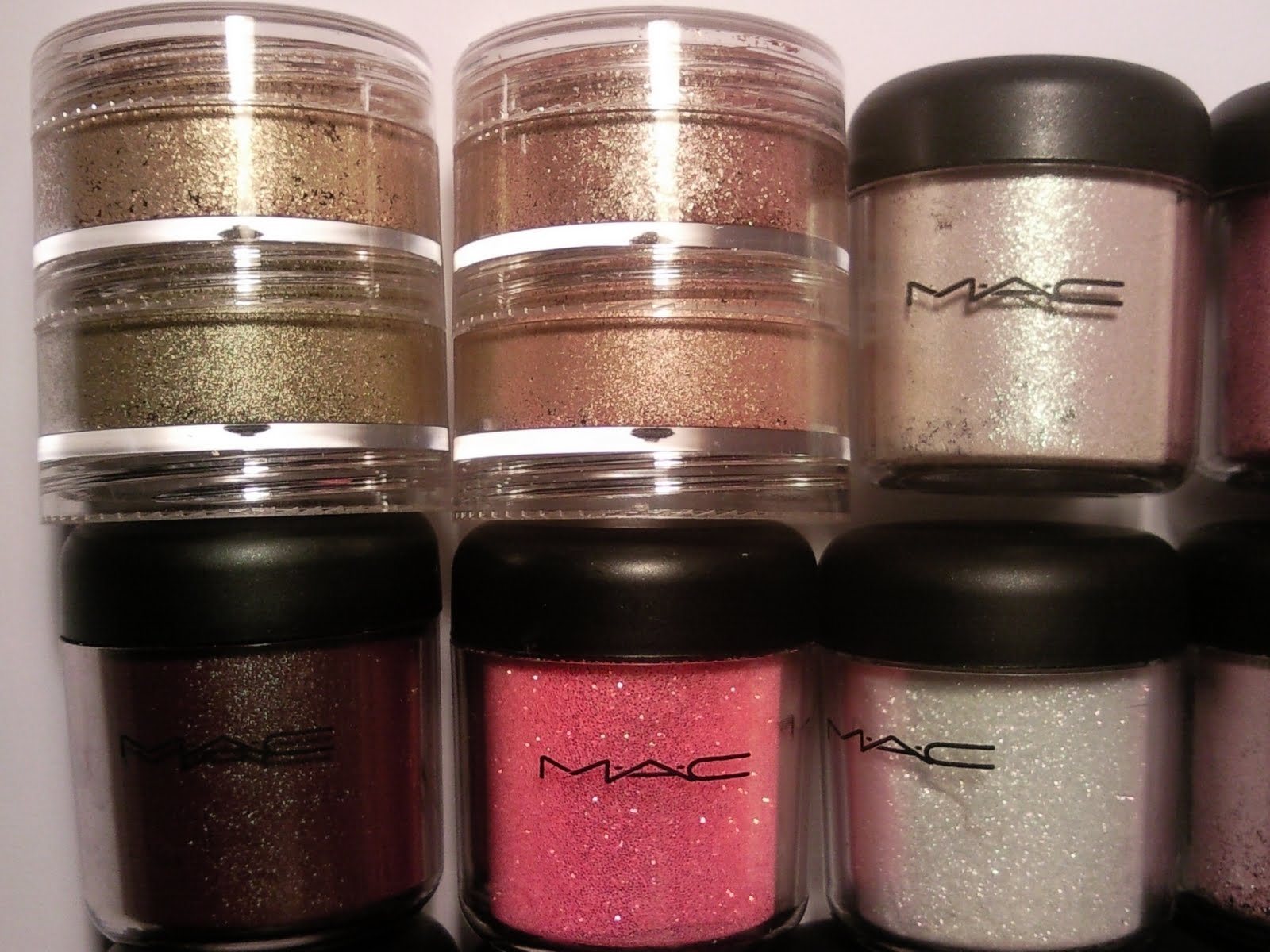 CUTE STUFF AND MAKEUP: MAC PIGMENTS