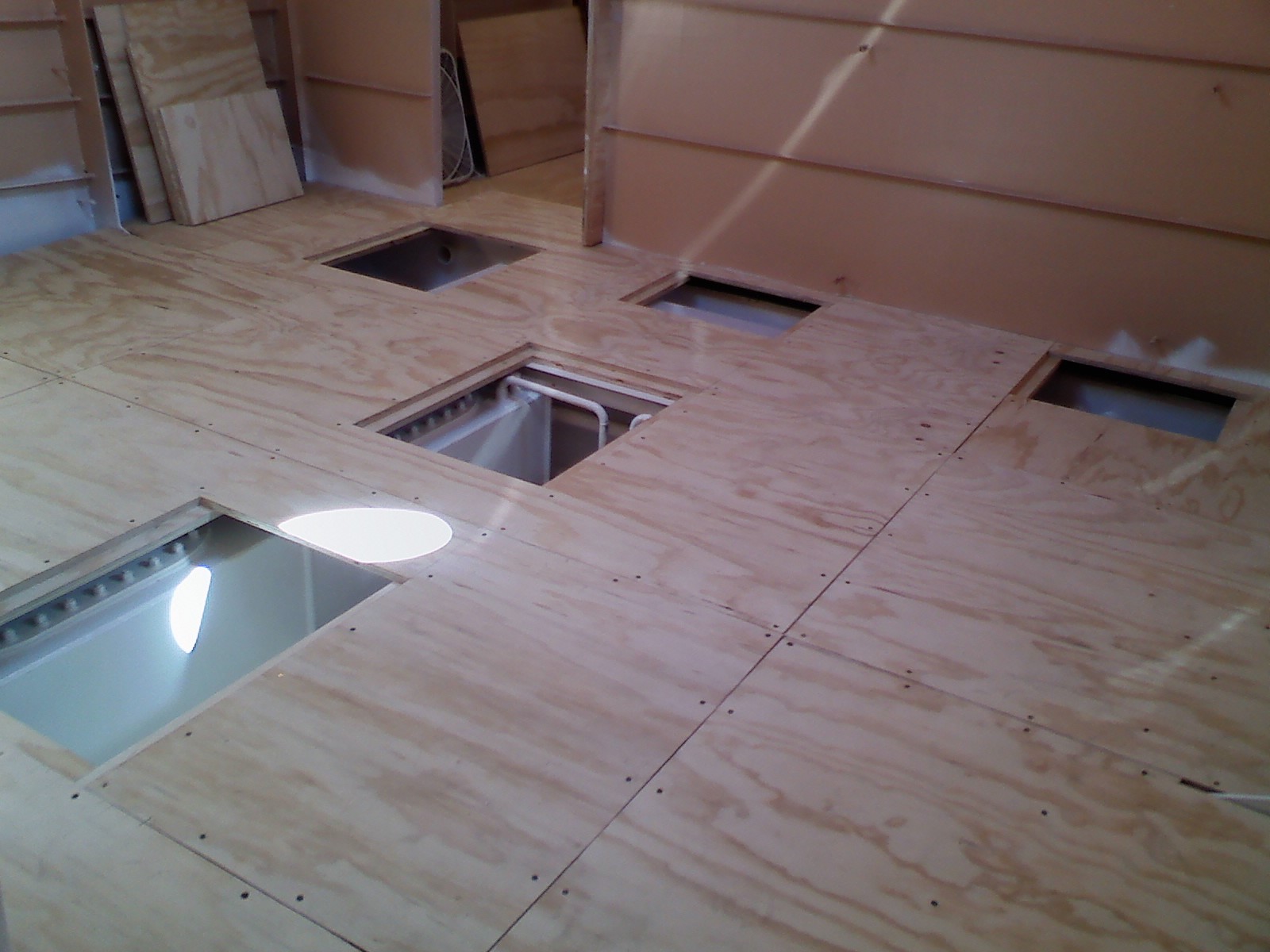 Building Koloa (Kama Hele): Finishing aft cabin sub-floor