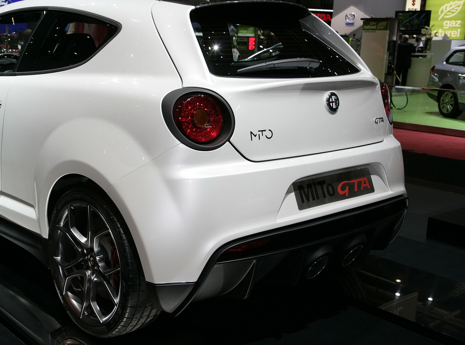 SPORT CARS 2011: Alfa Romeo MiTo GTA 240HP Live Shots and Video from Geneva