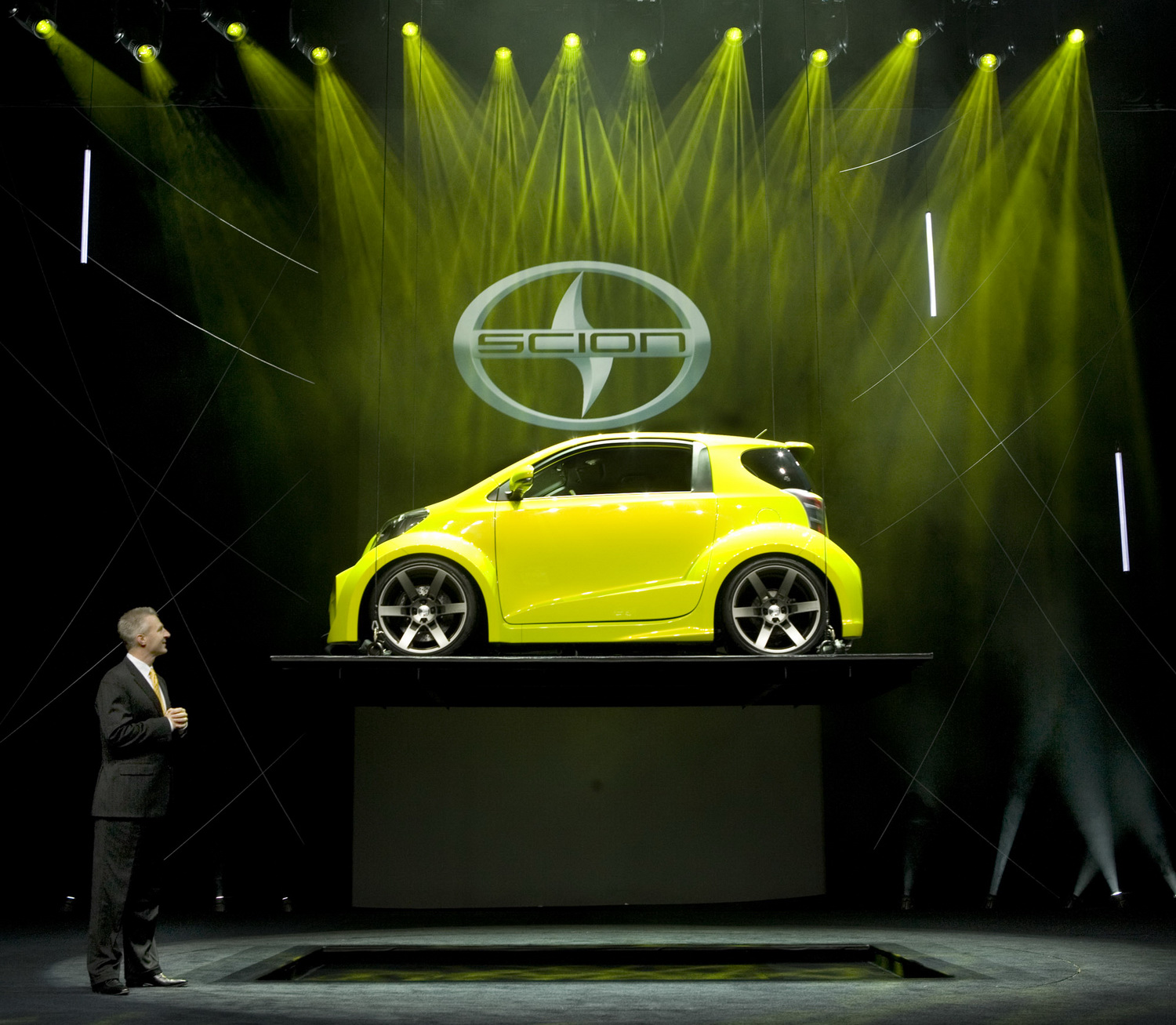 Automotive Car Magazine: Scion Reveals iQ Concept 'pimped' by Five Axis ...