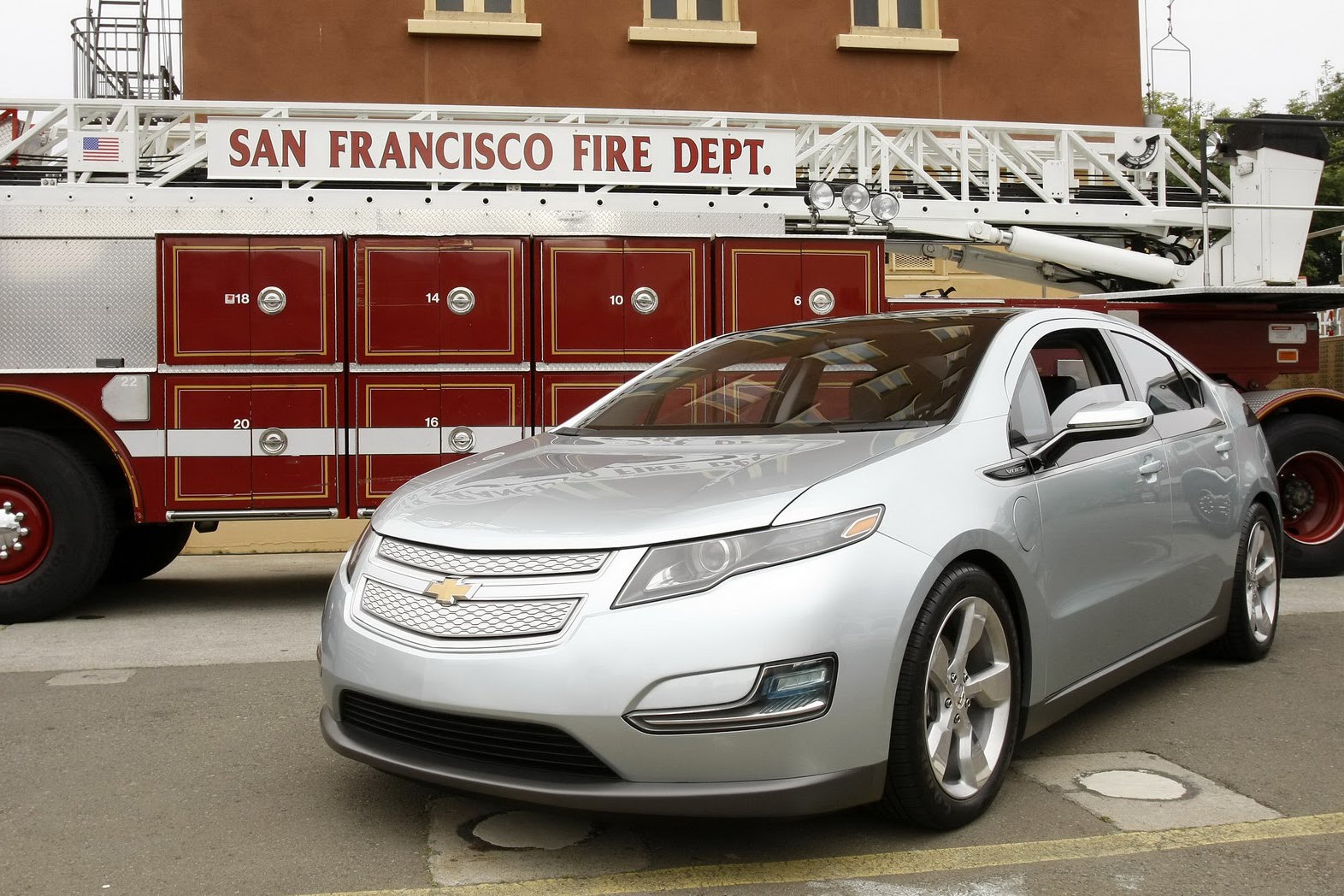 AUTO MODIFIED 2011: 2011 All New the Chevrolet Volt really coming in INdia