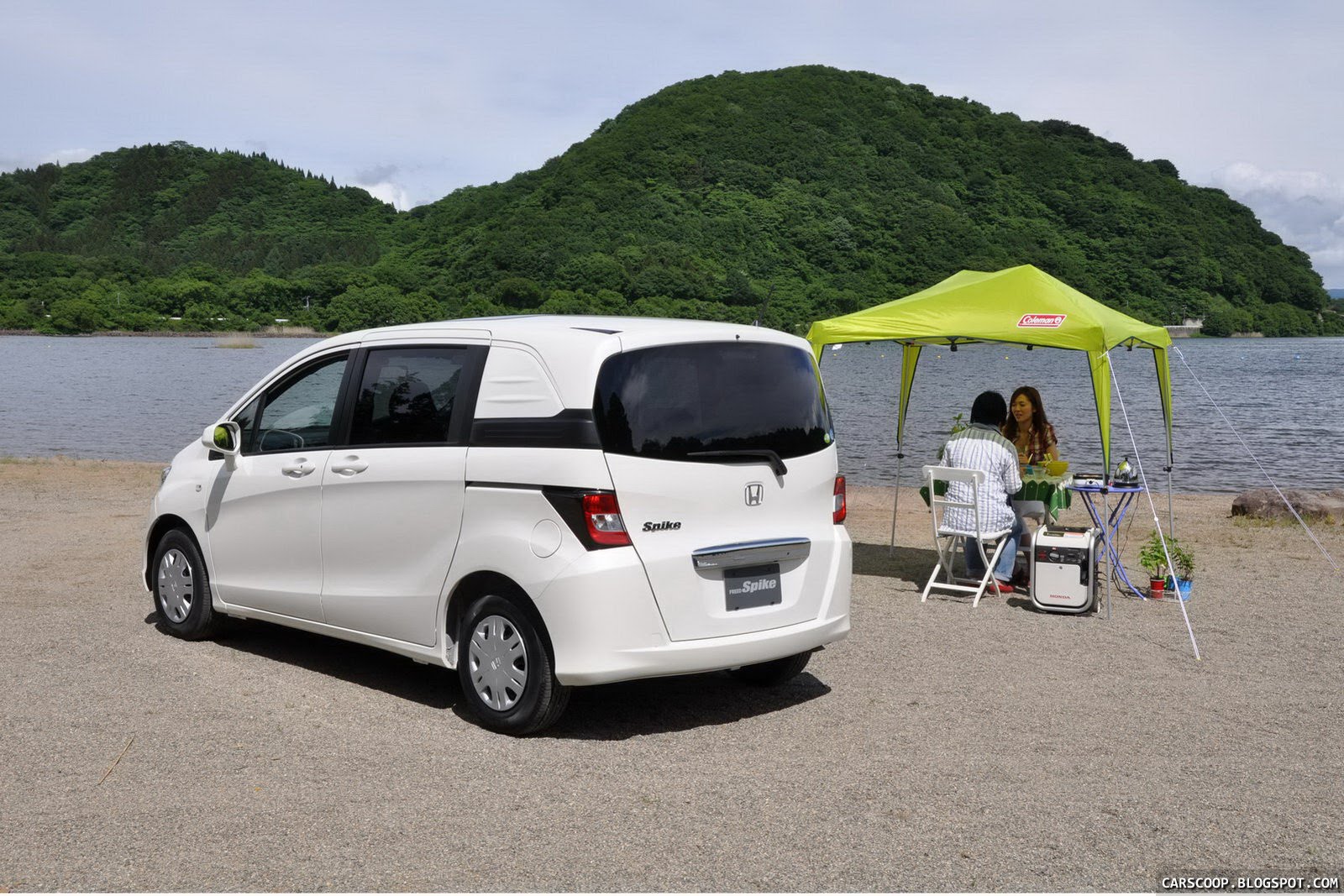 Carscoop 2011-2012: New Honda Freed Spike "Lifestyle" Minivan Debuts in ...