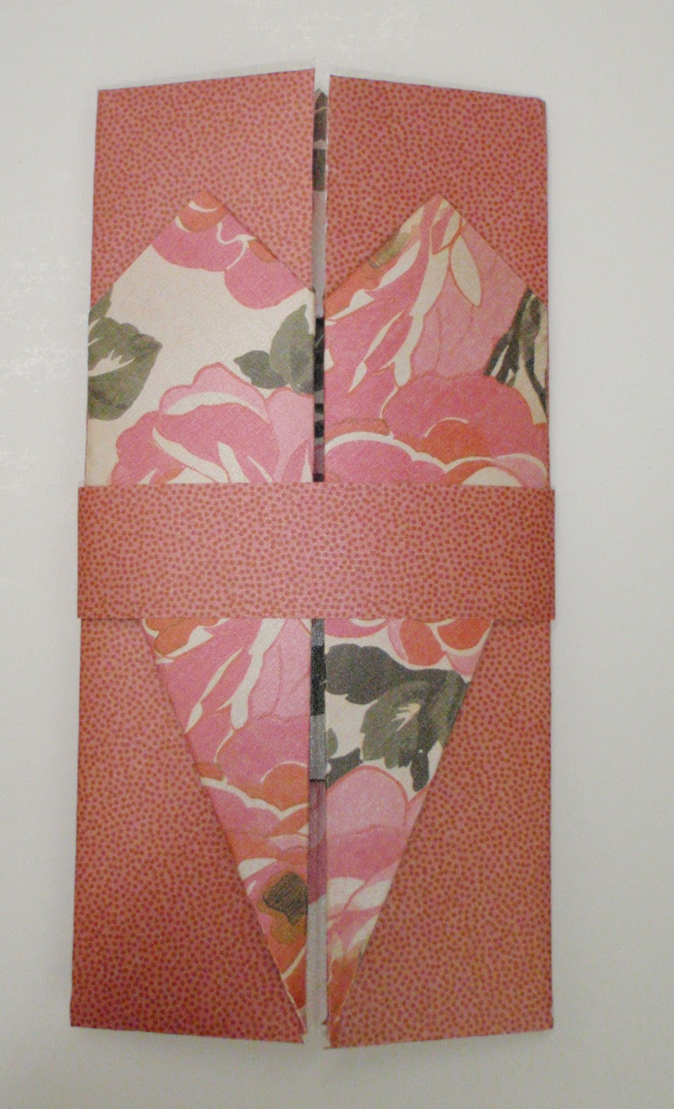 Chin Colle: Origami Fold-Out Heart Card