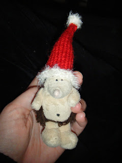 Free craft patterns!: Tiny knitted santa hat