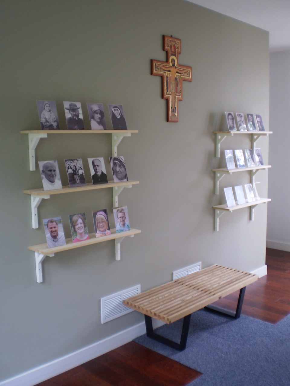 Ecclesia Domestica: Design for our foyer wall