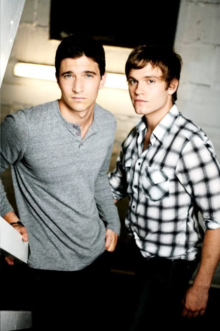 Los Ojos del Espectador: Noah and Luke: una historia diferente