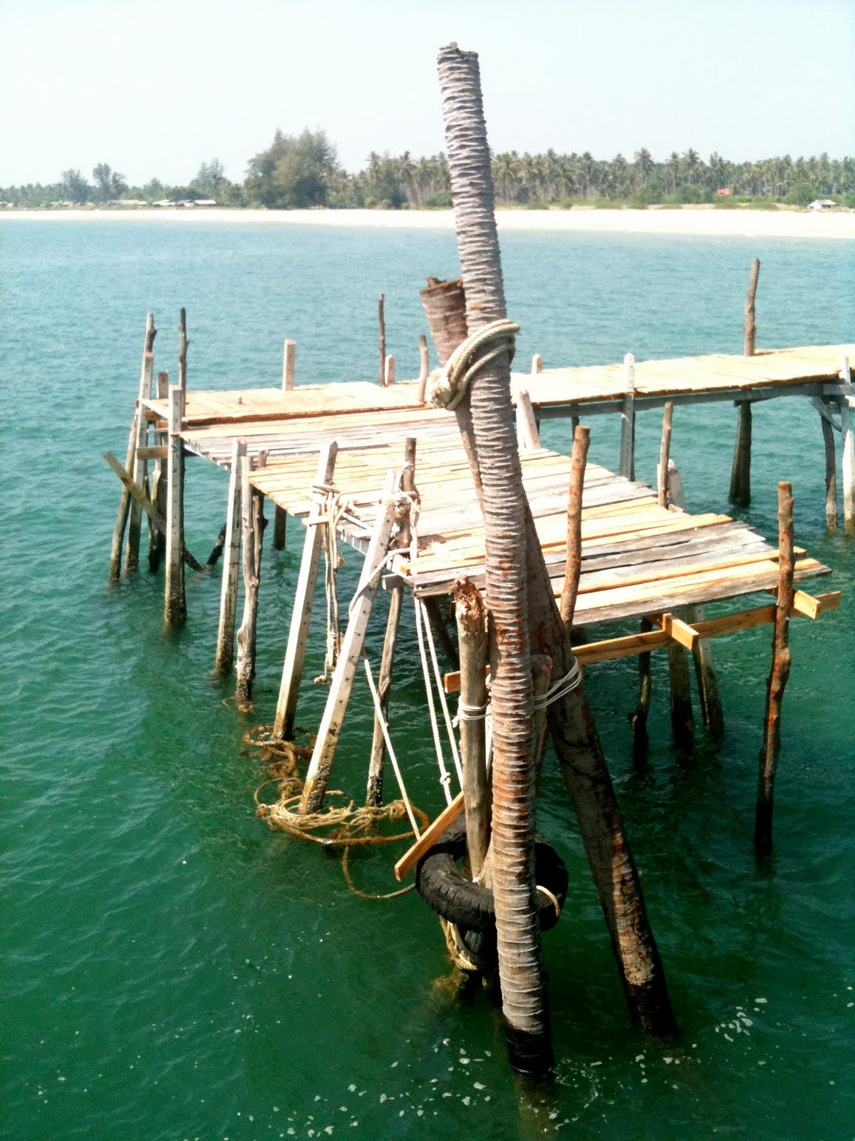True Adventures above and below the ocean at Hua Hin (April 2010)