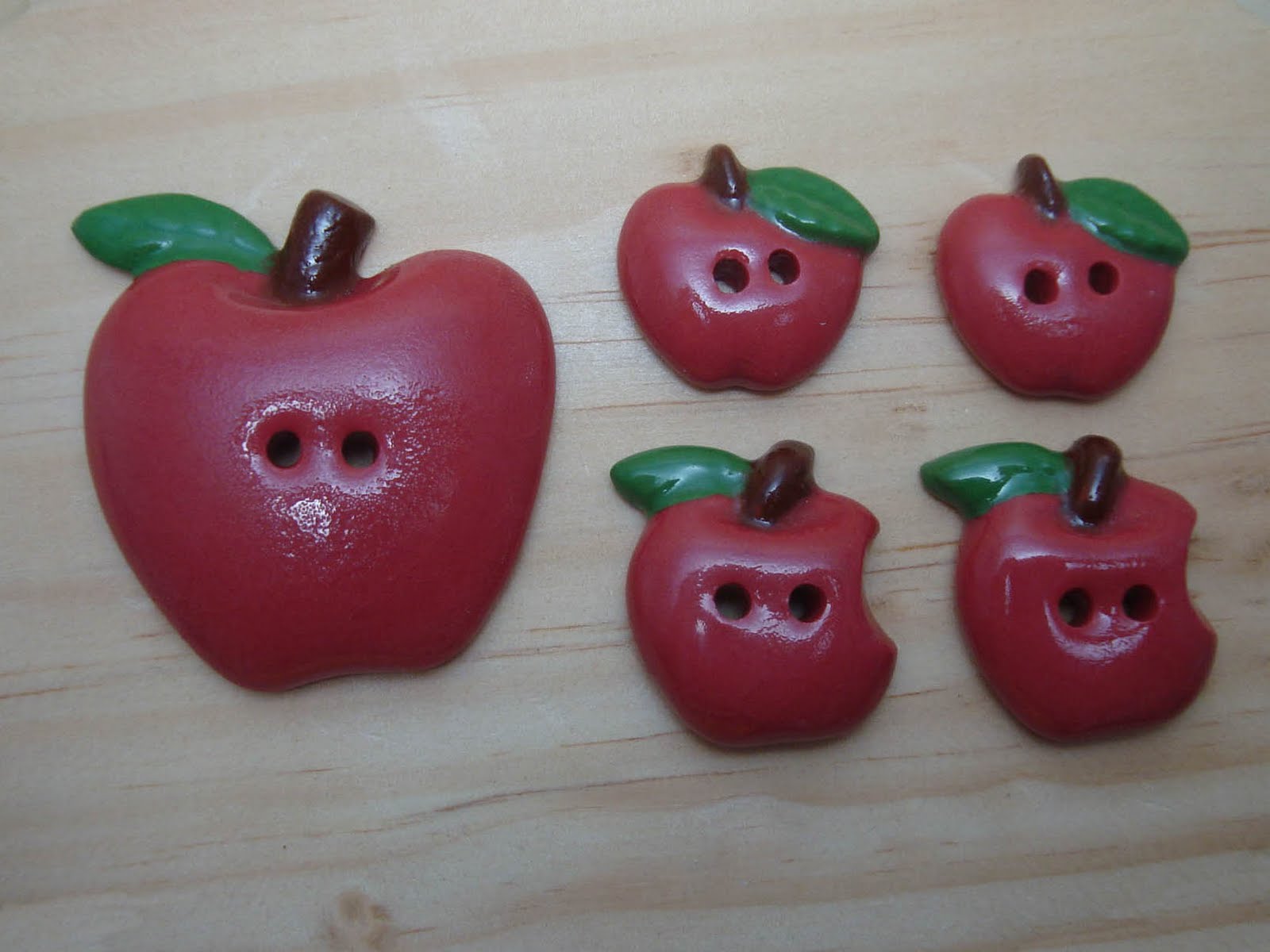 Little Lamb Gallery Inspirations: Almost edible apple buttons