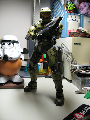 The Stormtrooper Effect: McFarlane 12' inch Master Chief Halo 3