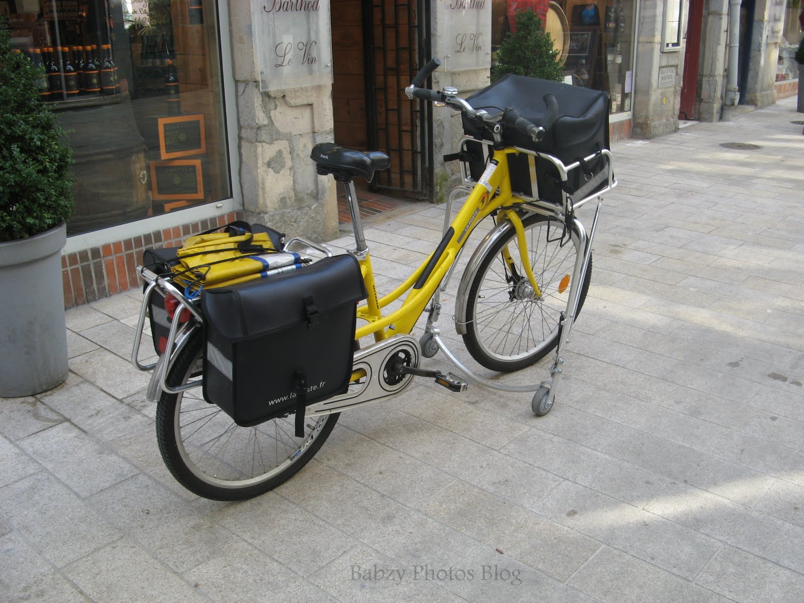 Babzy Photos Blog: Le vélo du postier : The Postman's bike