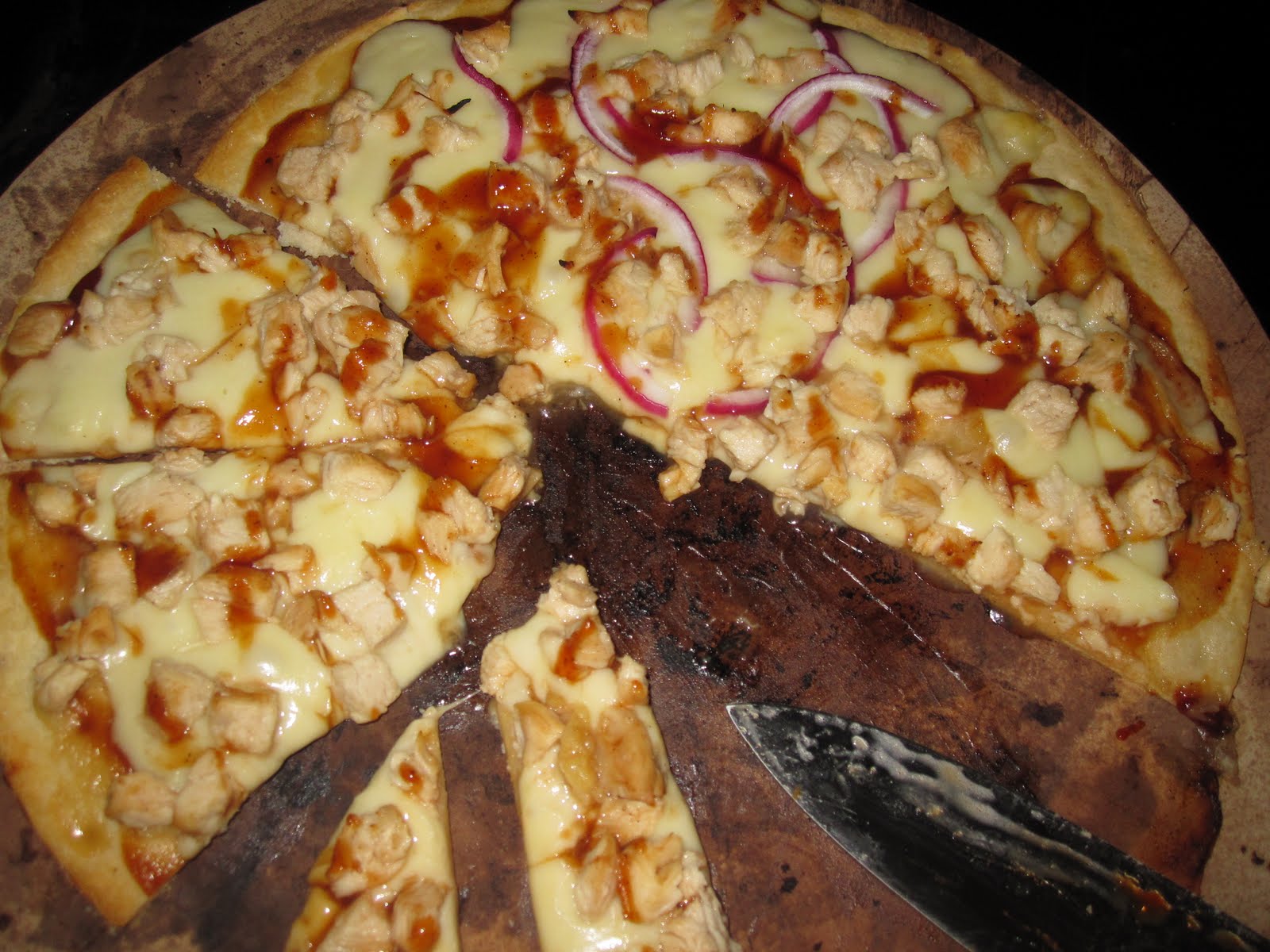 The Ring Family: Bar B Que Chicken Pizza