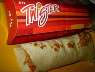 KFC Pizza Twister | YedyLicious Manila Food Blog in the Philippines