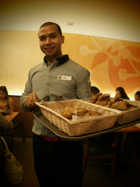 Chicken All You Can at Max's Forbestown, The Fort | YedyLicious Manila ...