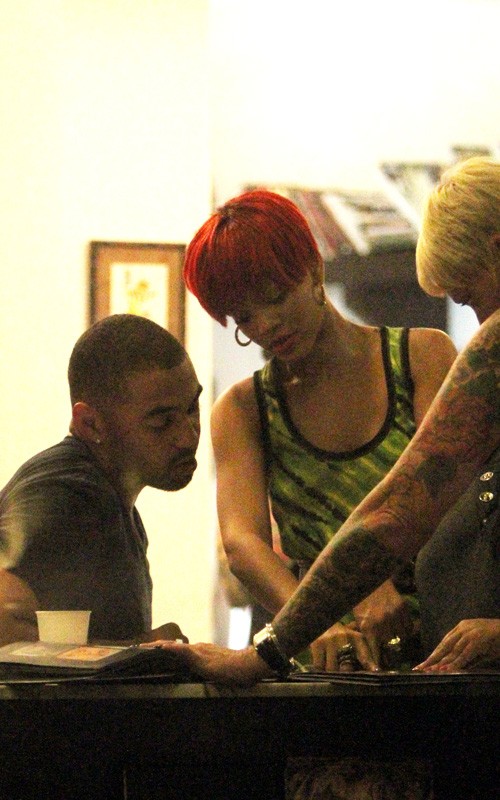 The Rabbit's Rabbit: Rihanna gets ANOTHER tattoo....