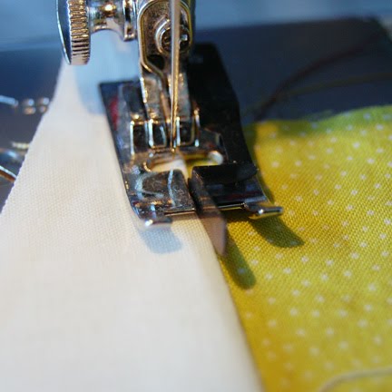 ReannaLily Designs Blog: Edge-Stitching Presser Foot