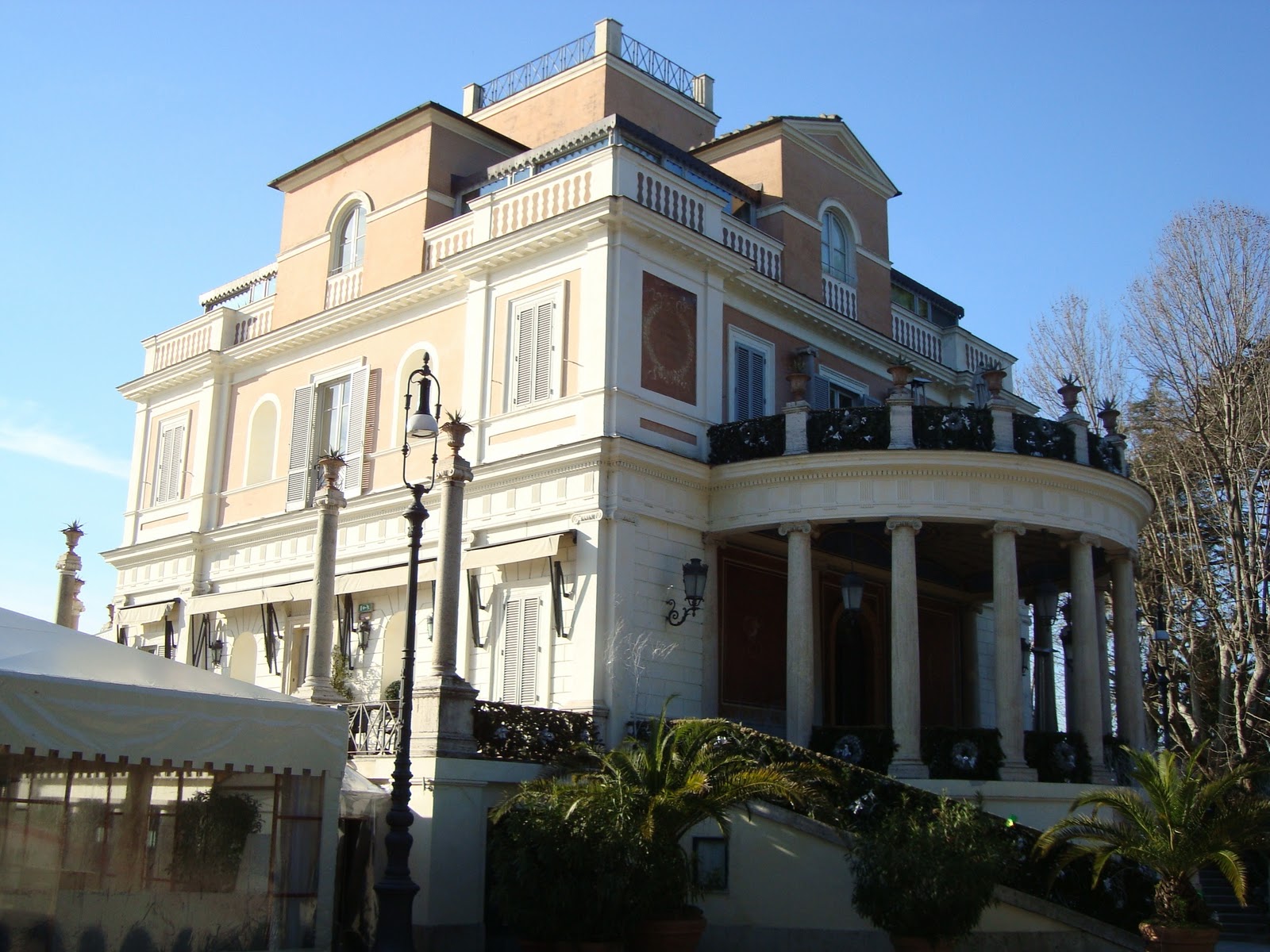 ROMAPEDIA: VALADIER'S VILLA