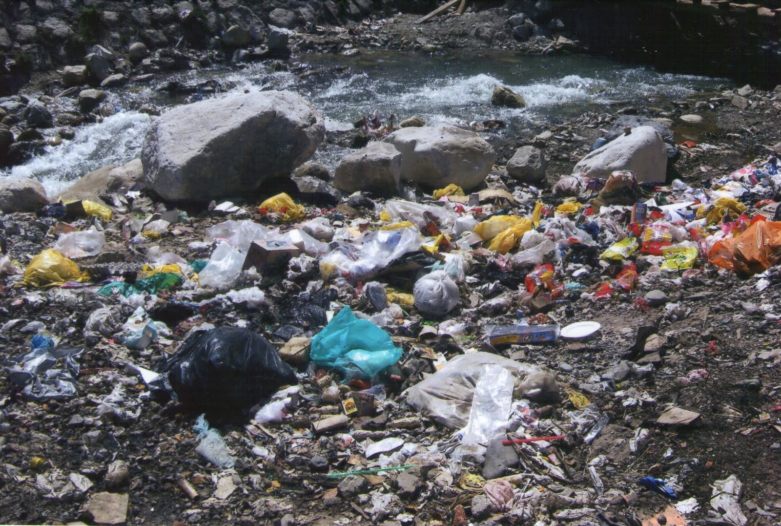 CONTAMINACION DEL RIO QUILLCAY: CONTAMINACION DEL RIO QUILLCAY: PELIGRO ...