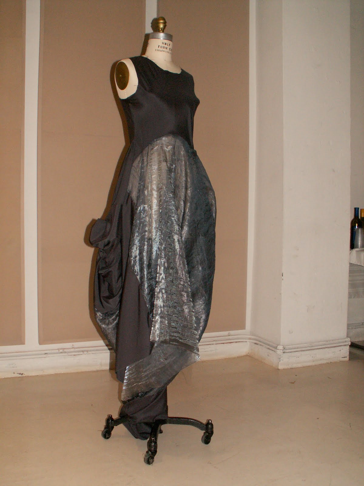 Timo Rissanen: Fashion Creation Without Fabric Waste Creation: Julian ...