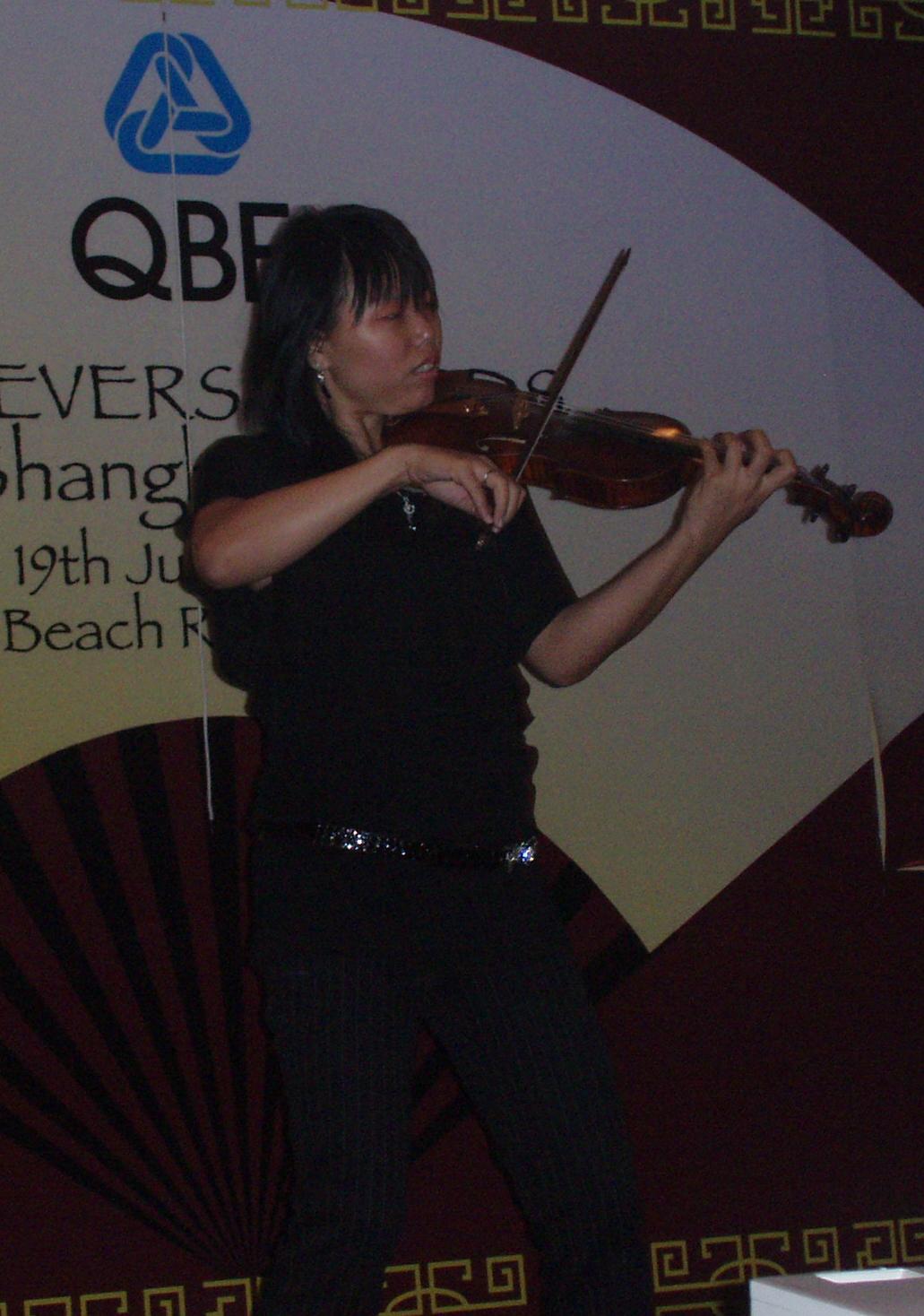 Jessica Loo - The Violinist: Performance in QBE Achiever Awards Dinner ...