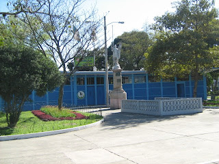 CONTECTÁNDOSE CON LA REALIDAD: UN RECORRIDO EN EL PARQUE COLON