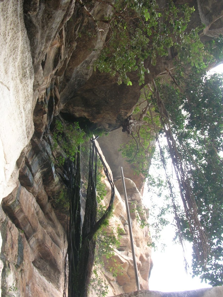 Journeys across Karnataka: Sri Kalakaleswara Temple, Gajendragad