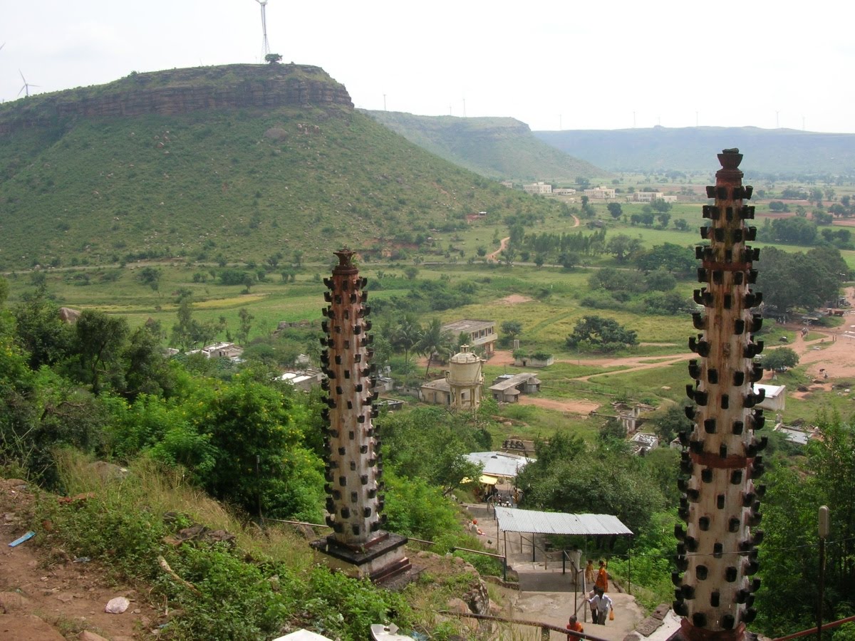 Journeys across Karnataka: Sri Kalakaleswara Temple, Gajendragad