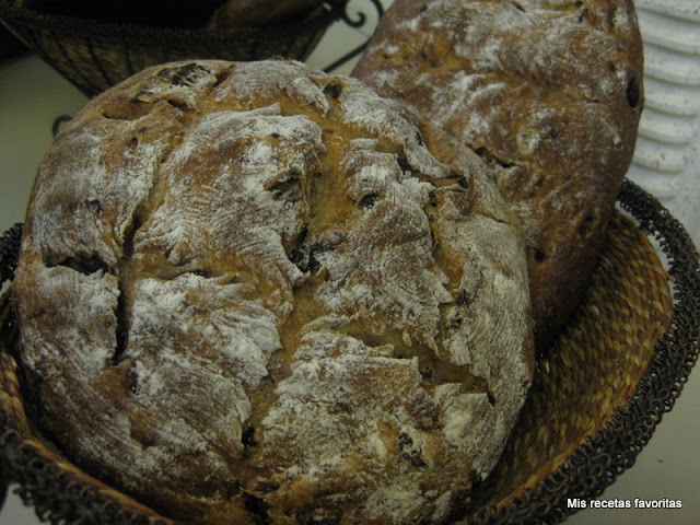 Pan con vino tinto, longan y nueces - Mis recetas favoritas by Hilmar