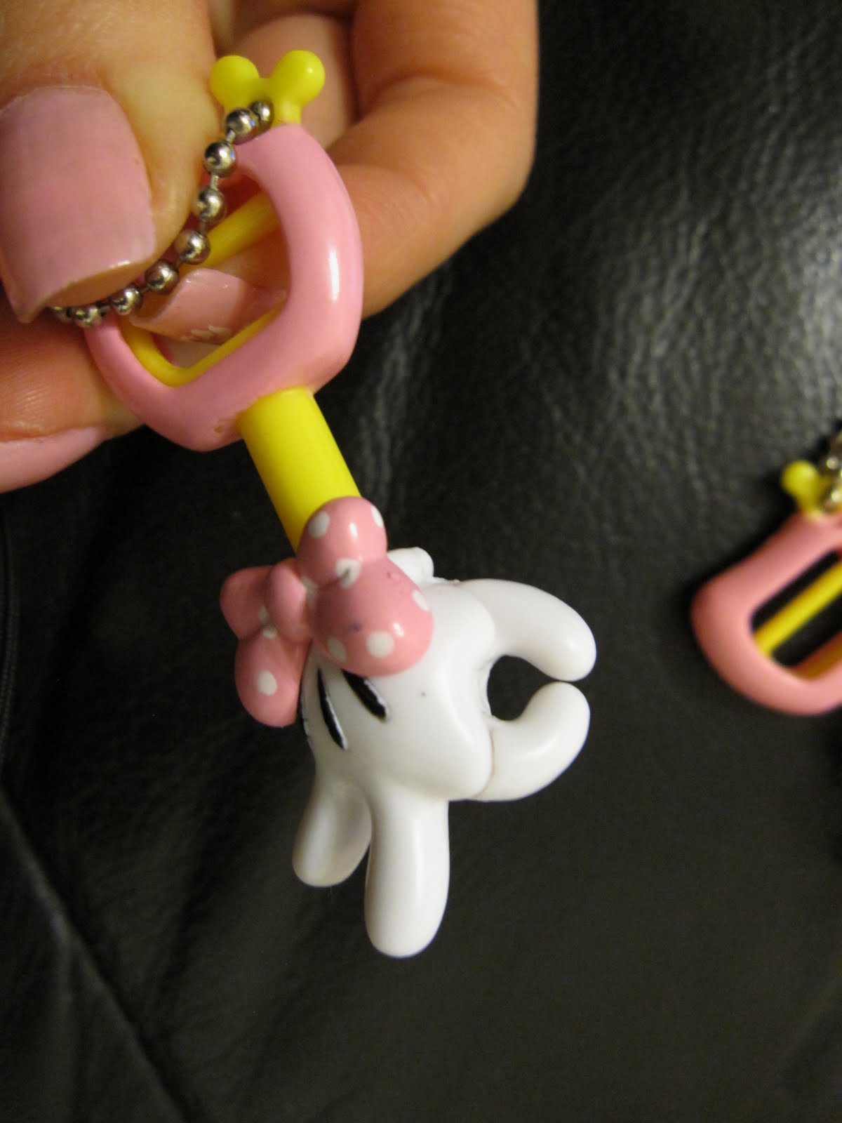PlayDohh Area: Mini Minnie Hand
