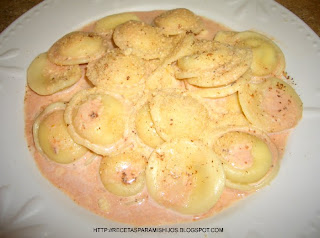 Recetario Spanglish para mis hijos: Ravioli con salsa rosa