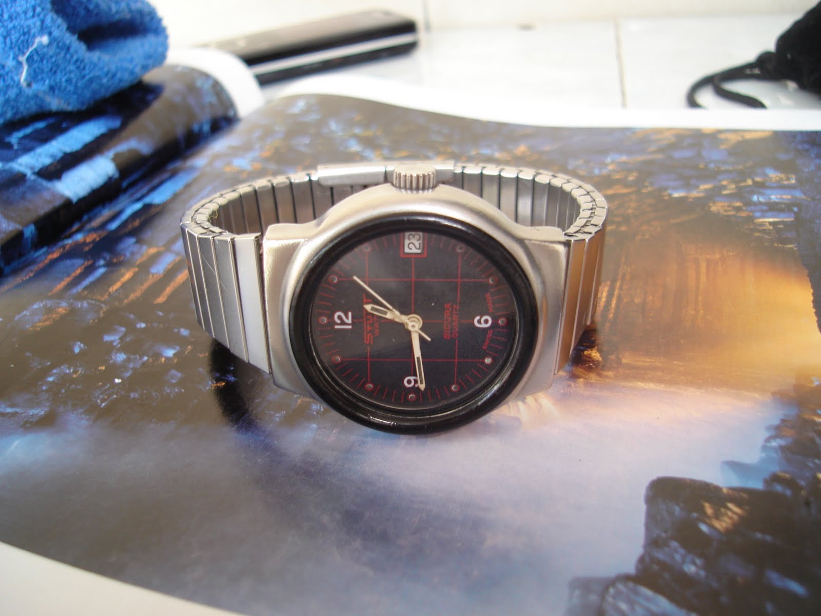 vintage watches: Sicura Stunt watch rm280