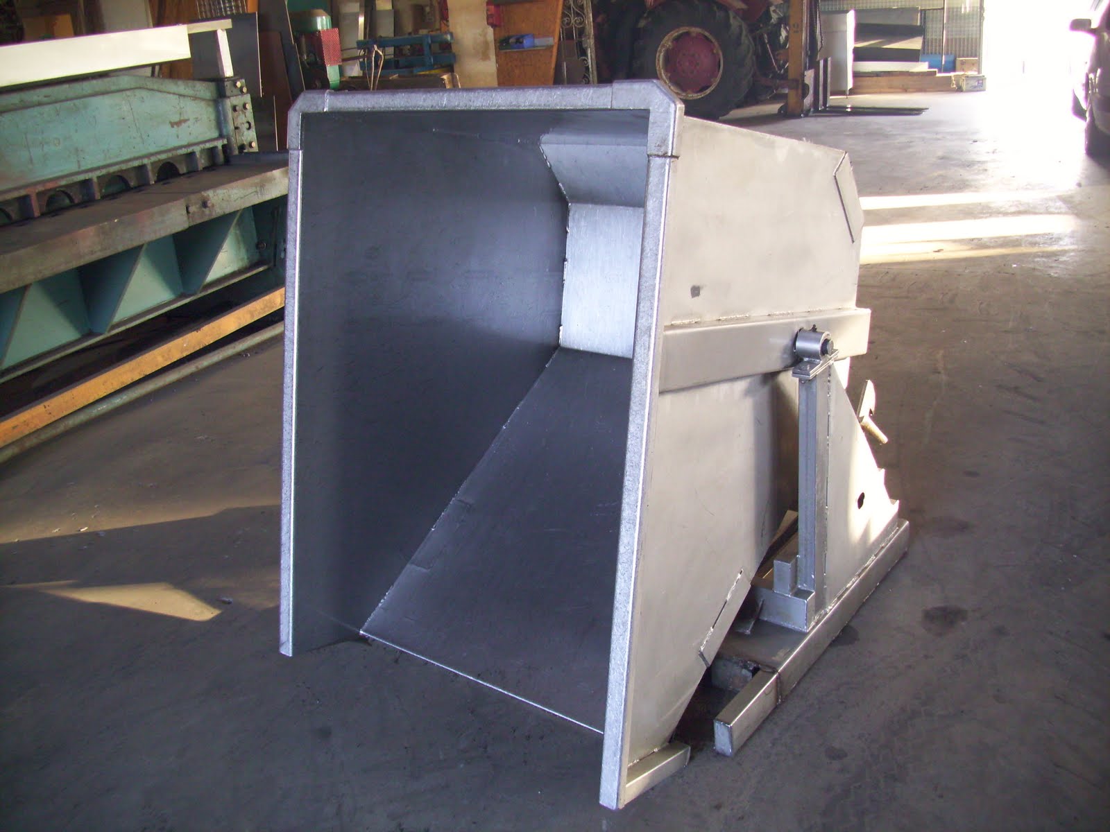 Acier, Aluminium, Cuivre, Inox, Laiton: Container basculant à déchets