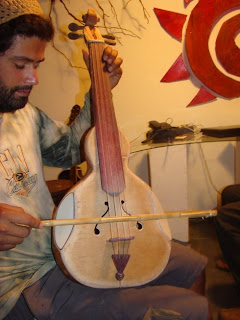 Instrumentos Artesanais: Rabecão 1