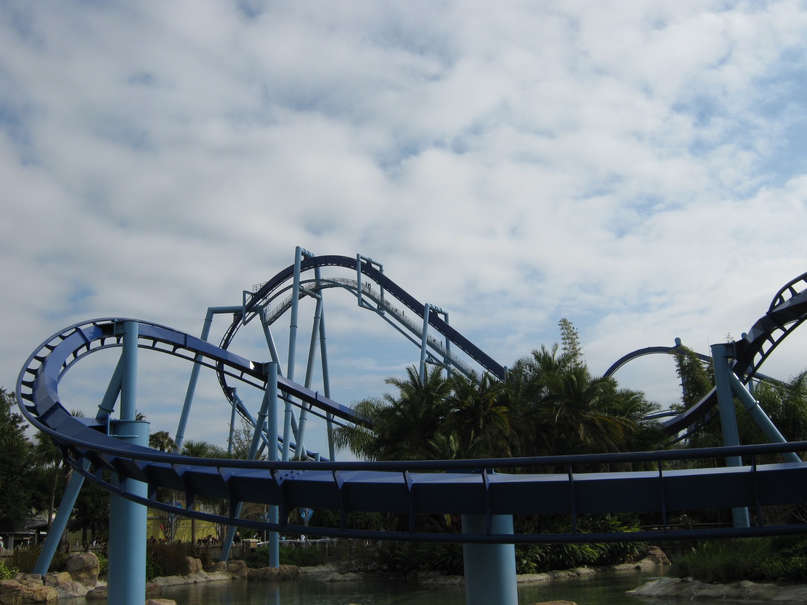 The Coaster Guru's Guide to Parks and Rides: Roller Coaster: Manta