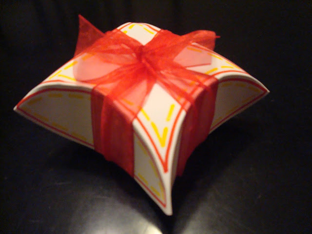 Create my Bliss: Pointed Square Paper Gift Box