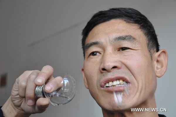 Chinese Stuntman Eating Light Bulbs | Unbelievable Pictures | Most ...