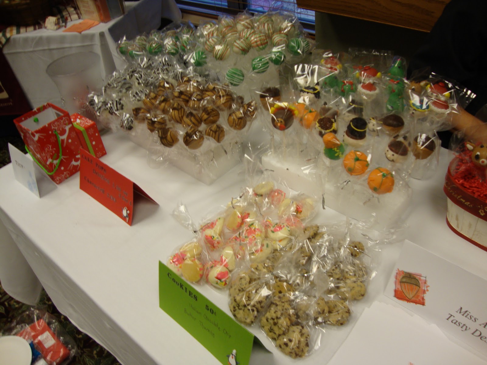 Miss Amber's Tasty Desserts: Holiday Cake Pops for the Craft Show