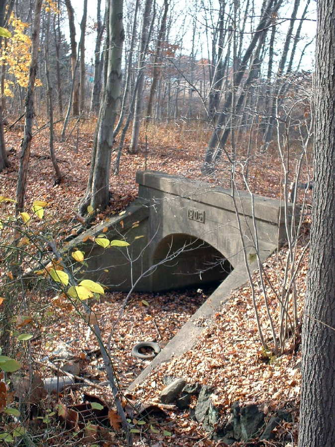 Frank's Place: Laurel Line / Luna Park