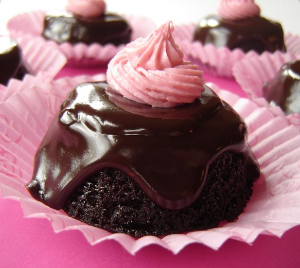 perpetually pastries: Chocolate-Raspberry Mini Cakes
