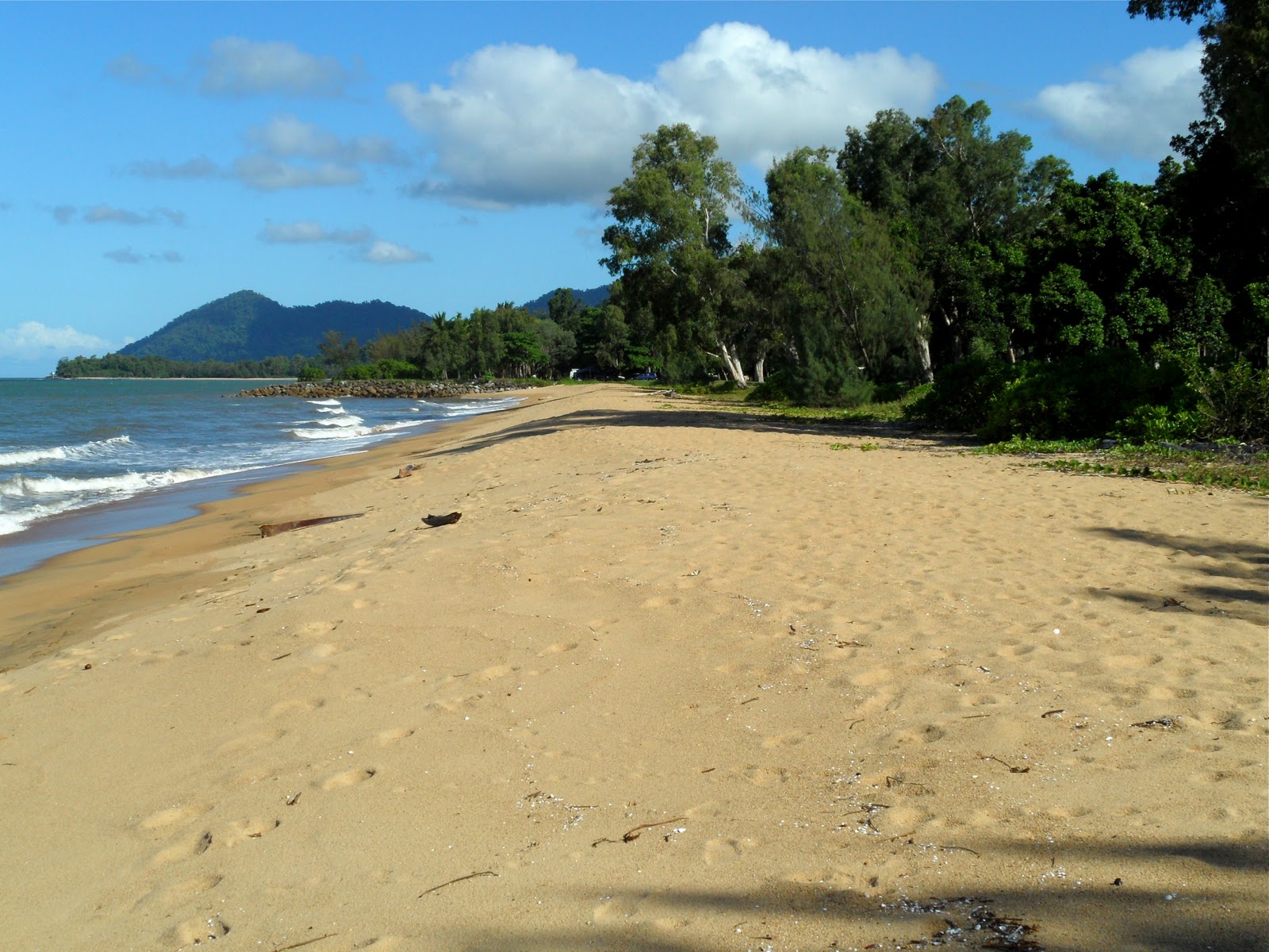 Avan Touring in Australia: Bramston Beach